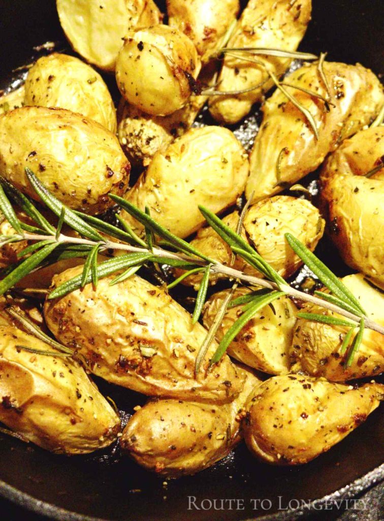 Crispy Garlic Rosemary Roasted Potatoes - Route to Longevity