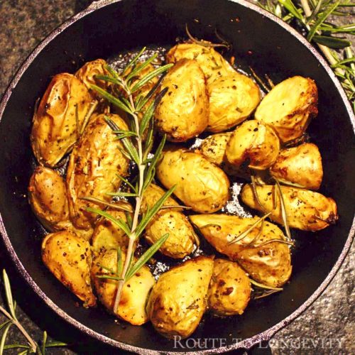 Crispy Garlic Rosemary Roasted Potatoes - Route to Longevity